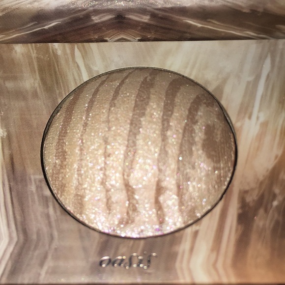 Urban Decay | Makeup | Urban Decay Naked Illuminated Trio Pallet | Poshmark